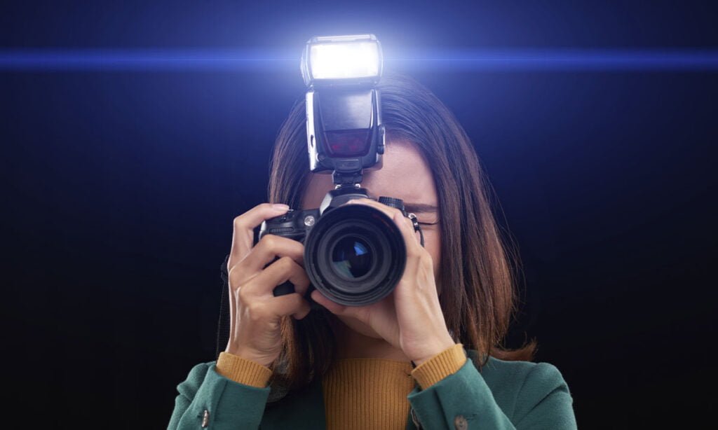 ¿Cómo utilizar el flash de la cámara para mejorar tus fotografías ...