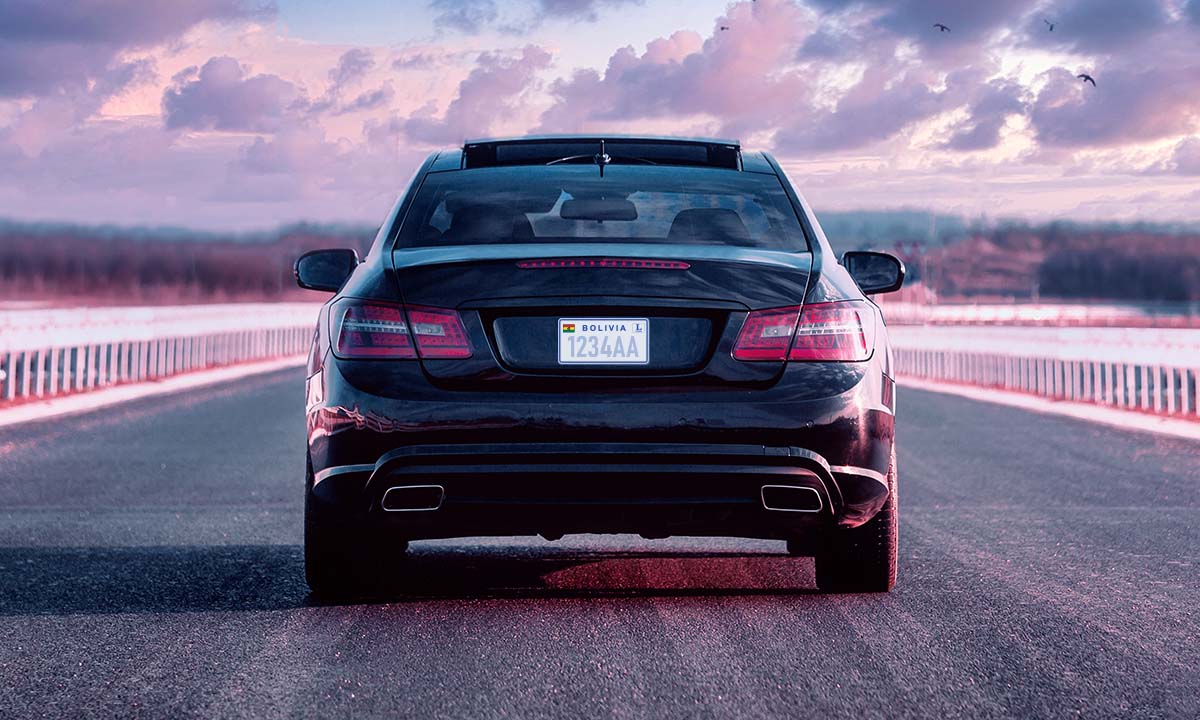 Aprende a consultar la placa de un coche con tu móvil